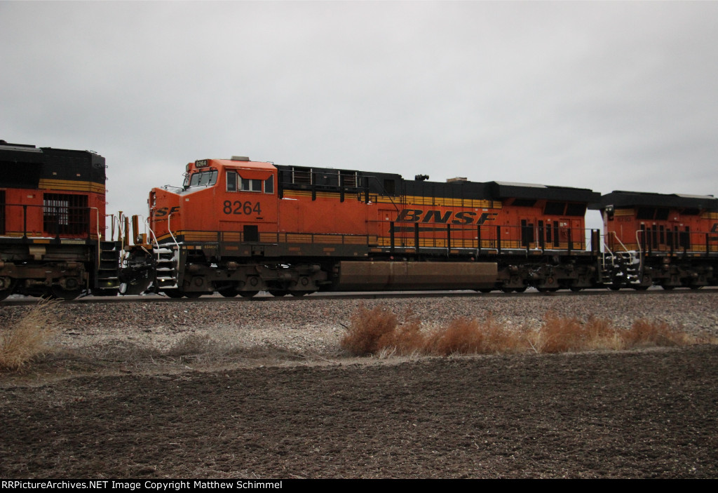 BNSF 8264